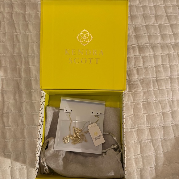 Kendra Scott | Jewelry | Kendra Scott New Elisa Green Necklace With ...